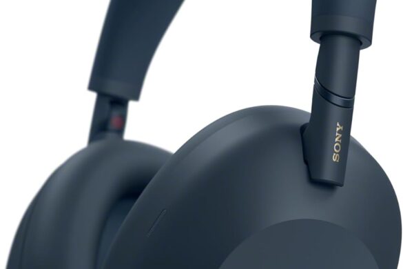 10 Best Earbuds For Airplane 2025 | Expert Tested & Ranked